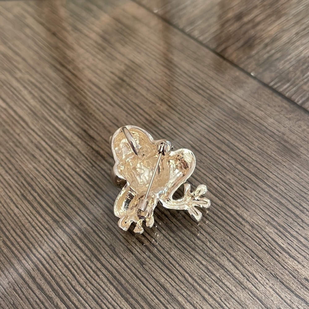 Vintage Frog With A Big Belly Pin / Pendant - Gem